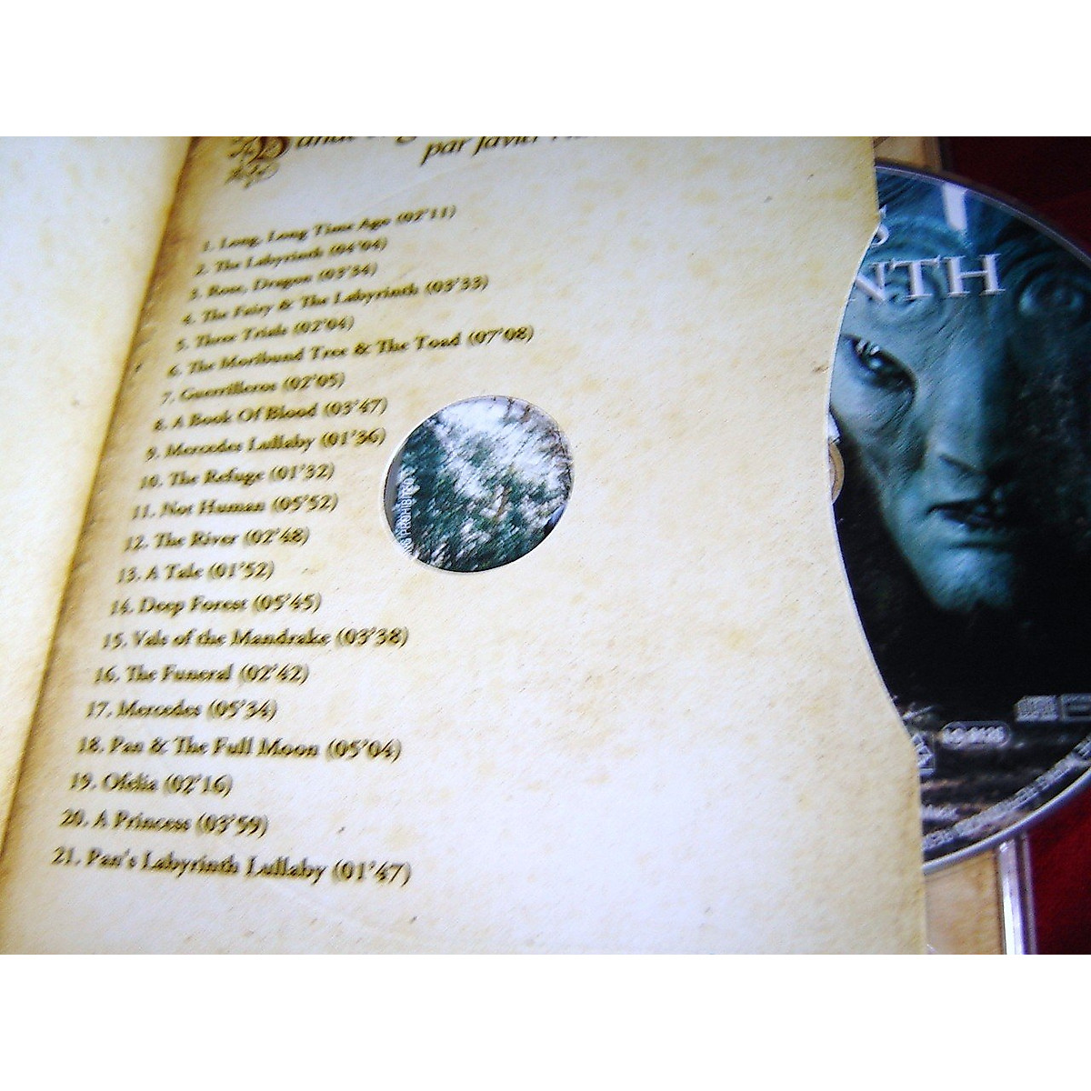 Le Labyrinthe de Pan - 5 discs Edition (includes 3 DVD + 1 HD DVD + 1 CD of the soundtrack + 64-page Book + case)