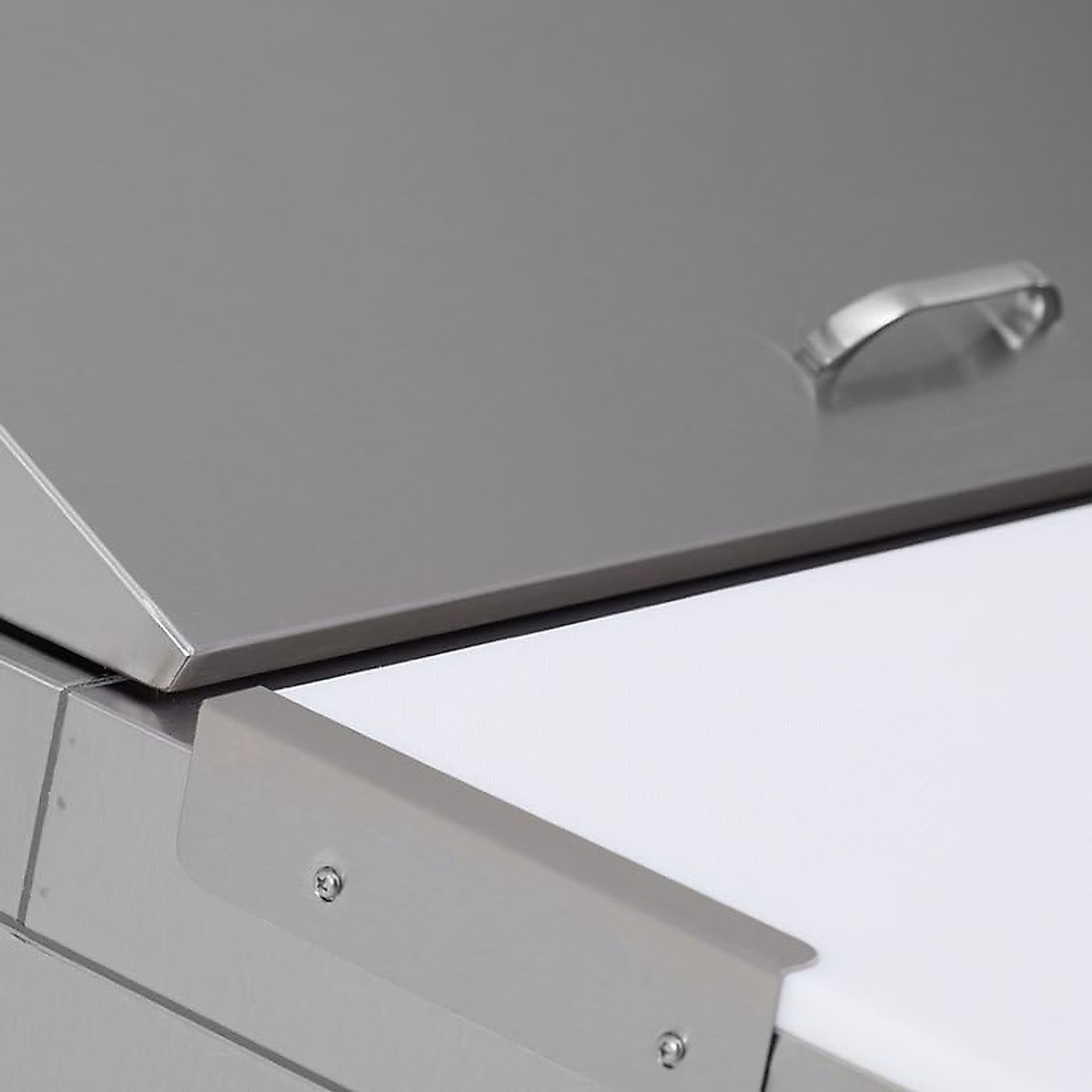 Kratos Refrigeration 69K-769 Commercial 29" W Sandwich/Salad Prep Table, 8 Pan Capacity