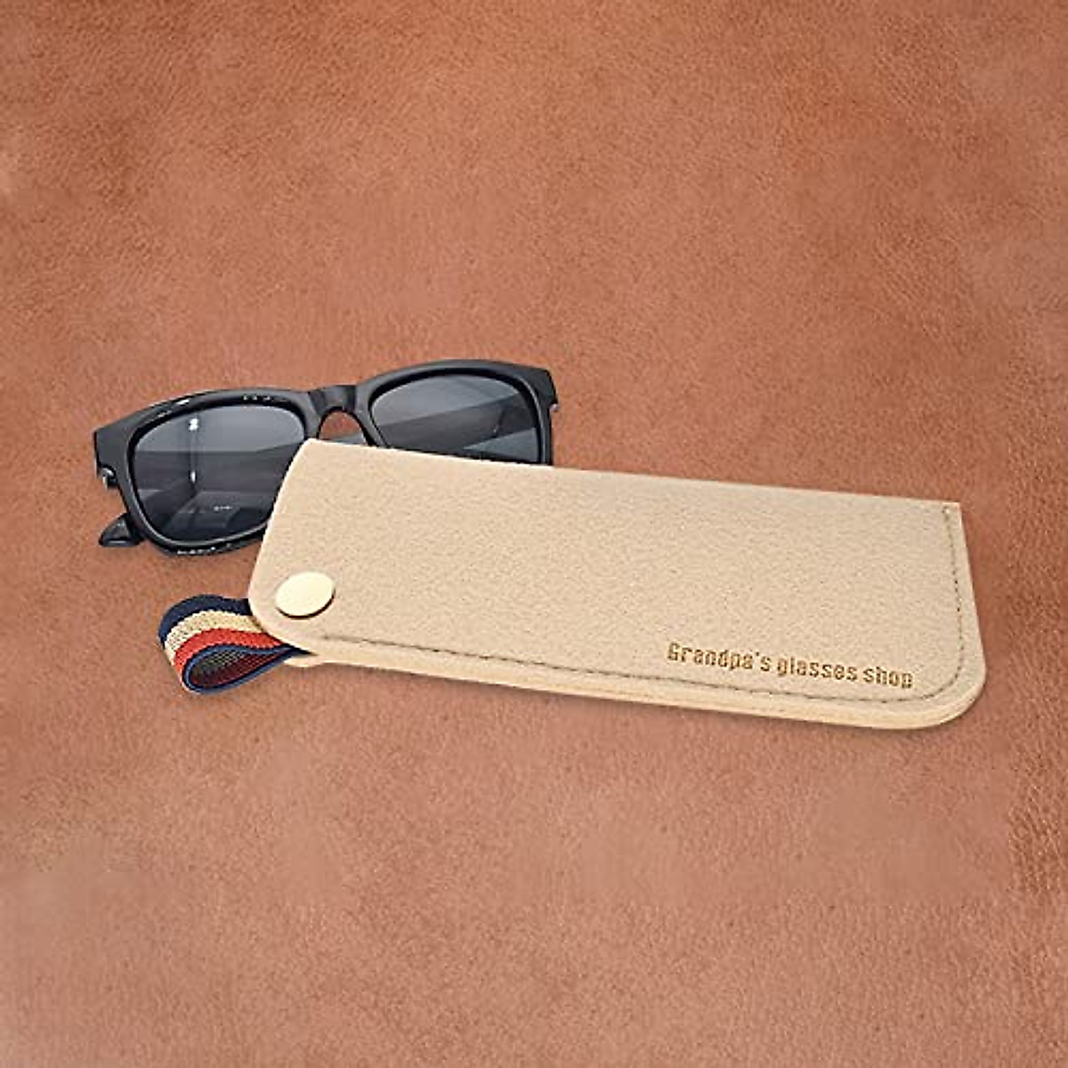 Yonput 2 PCS Thickened Felt Sunglasses Case Portable Eyeglasses Pouch Glasses Bag, Soft Felt Slip-in Pouch Case for Women Men (Black & Beige)