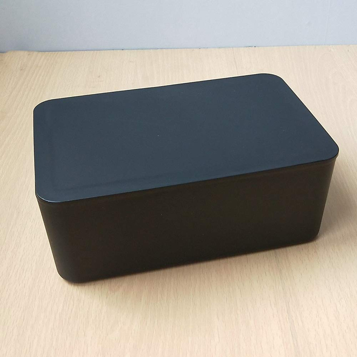 Wipes Dispenser, Baby Wipes Case, Dustproof Moisture-Keeping with Lid, Storage Case Tissues Box Non-Slip Wipe Container with Sealing Design for Home Office(Black)