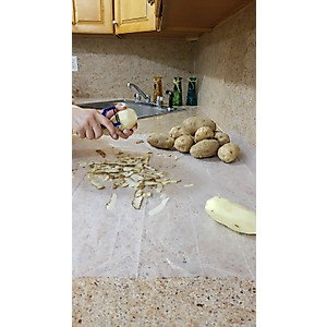 eDayDeal Disposable Counter Liners- Pack of 25 Plastic Kitchen Counter Covers for Easy Cleanup After Food Prep- Foldable, Versatile Kitchen Countertop Protectors- Top Time Savers