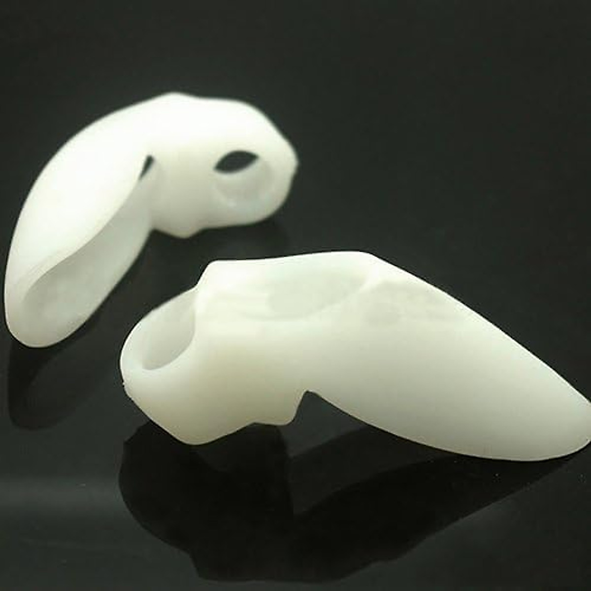 baolaili 1 Pair White Bunion Cushion and Protector Silicone Big Toe and Relieve Bunion Pain Bunion Pads Gel Bunion Corrector Guards Pad Cushion Toe Protector Straightener Toe Separators Realign