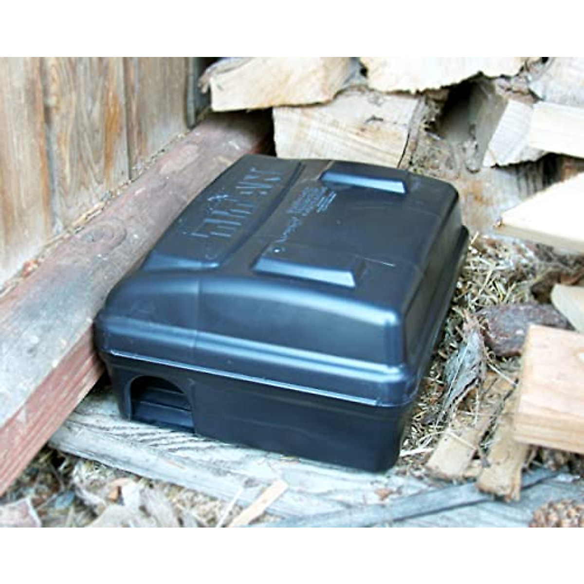 Tomcat Titan Rodent Bait Station | Commercial Grade Pest Control | Run Traps and Bait in Tandem | No Additional Securing Required