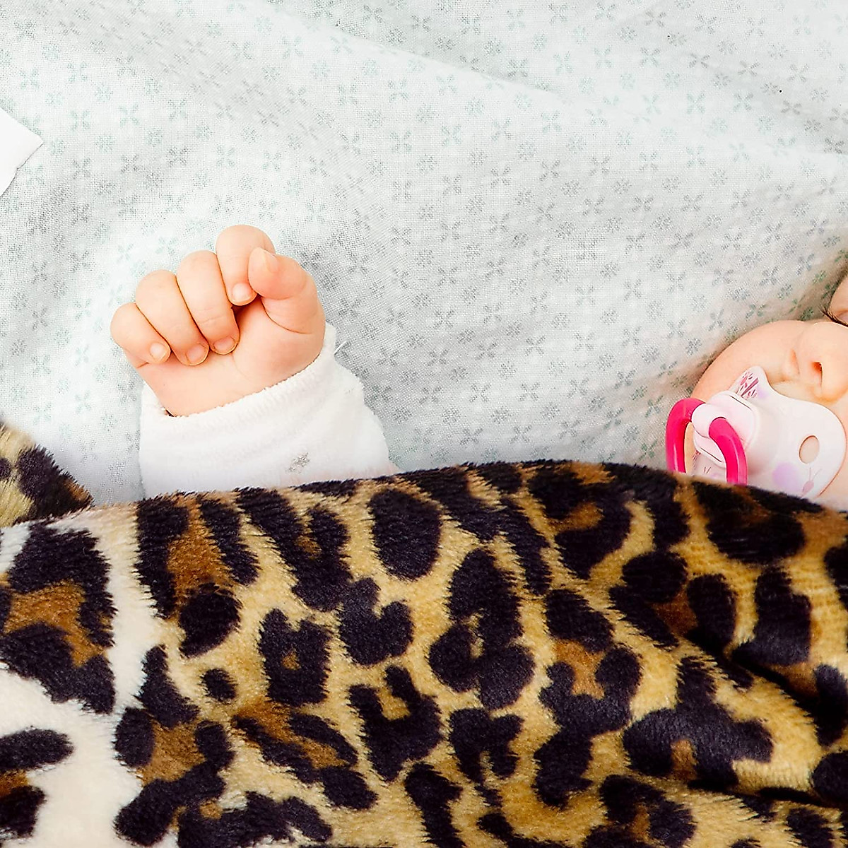 MACEVIA Flannel Fleece Twin Blanket for Couch, Leopard Print Blankets for Adult, Lightweight Cozy Soft Cheetah Blanket for Bed Sofa 260GSM, Suitable for All Seasons (Brown Leopard,60x80inches)