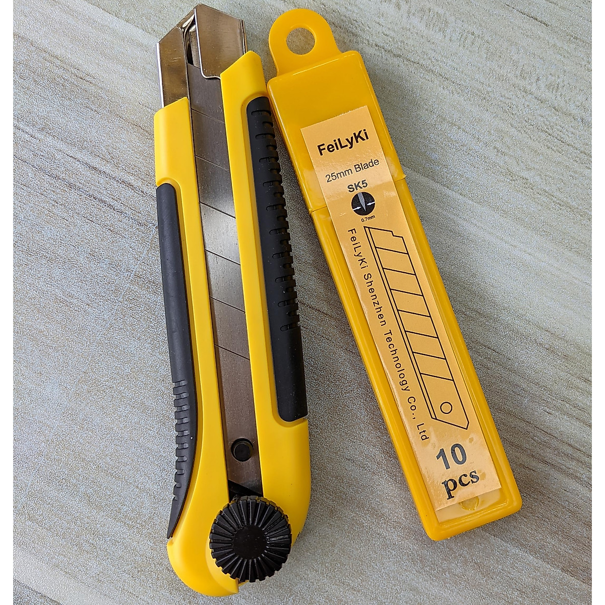 FeiLyKi 20-Pack 25mm Blade Knife Blades Snap Off Blades,SK5 Steel Sharp Silver-2064