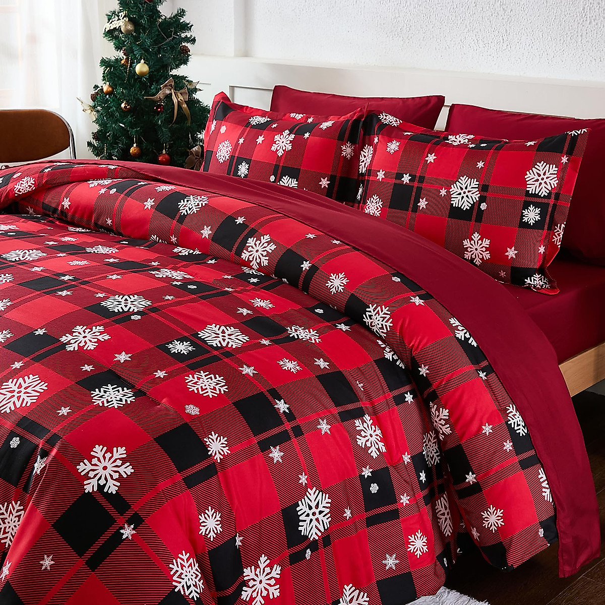 Christmas Comforter Set Queen Size 7 Piece Red plaid Snowflake Bedding Set Bed in a Bag Revesible Lightweight Microfiber Winter Down Alternative Bed Set with Pillowcases & Shams,Sheets for Girls Boys