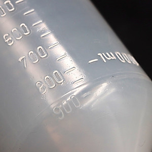 Calf Milk Feeder Bottle with Nipple Sheep Lamb Bottle Holder 1 Quart Screw Set Milking Feeding Replacement