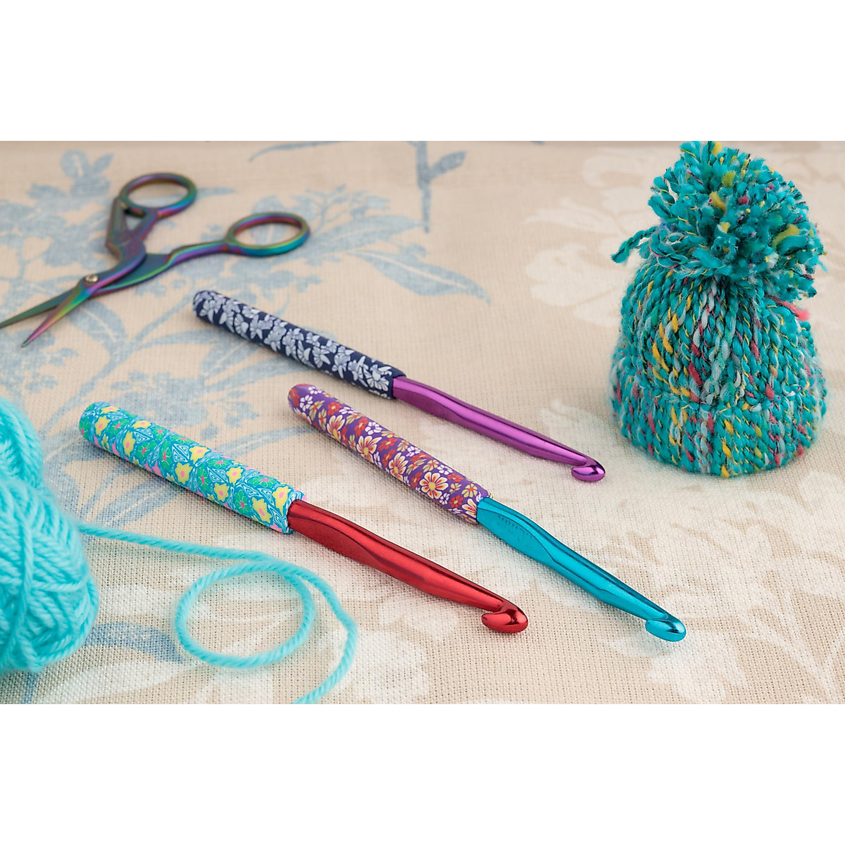 The Quilted Bear Crochet Hook Set - Premium Soft Grip Floral Crochet Hooks with Polymer Clay Handle 12 Hook Kit (2mm, 2.5mm, 3mm, 3.5mm, 4mm, 4.5mm, 5mm, 5.5mm, 6mm, 6.5mm, 7mm & 8mm)