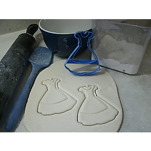 ALICE IN WONDERLAND ADVENTURES PRINCESS DRESS MOVIE CHARACTER COOKIE CUTTER USA MADE PR2912