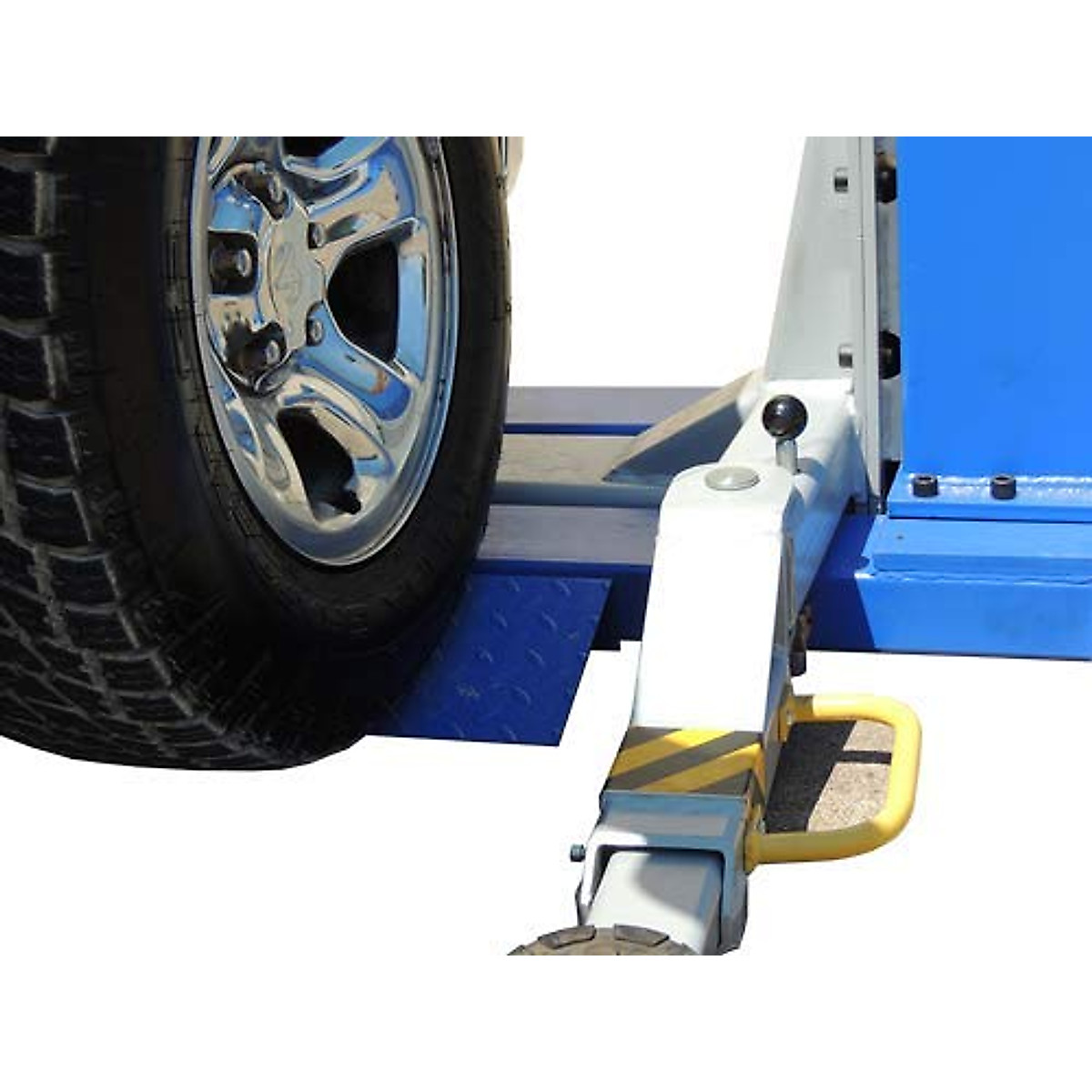 Ideal 6000 lb Capacity Mobile Single Column Lift