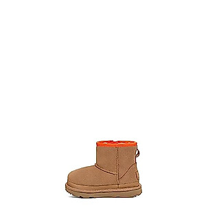 UGG Unisex-Child Classic Mini Zipper Tape Logo Boot, Chestnut, 2 Little Kid