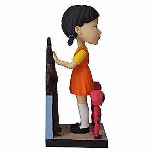 Royal Bobbles Squid Game Young-HEE 8” with Guards Collectible Bobblescape Bobblehead Statue