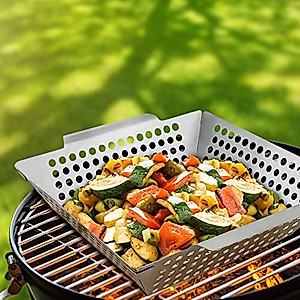 Great American Griller Mighty Grill Basket | Grill Baskets for Outdoor Grill | Stainless Steel Grilling Basket | Easy to Clean & Perfect Vegetable Grill Basket for All Grills and Veggies