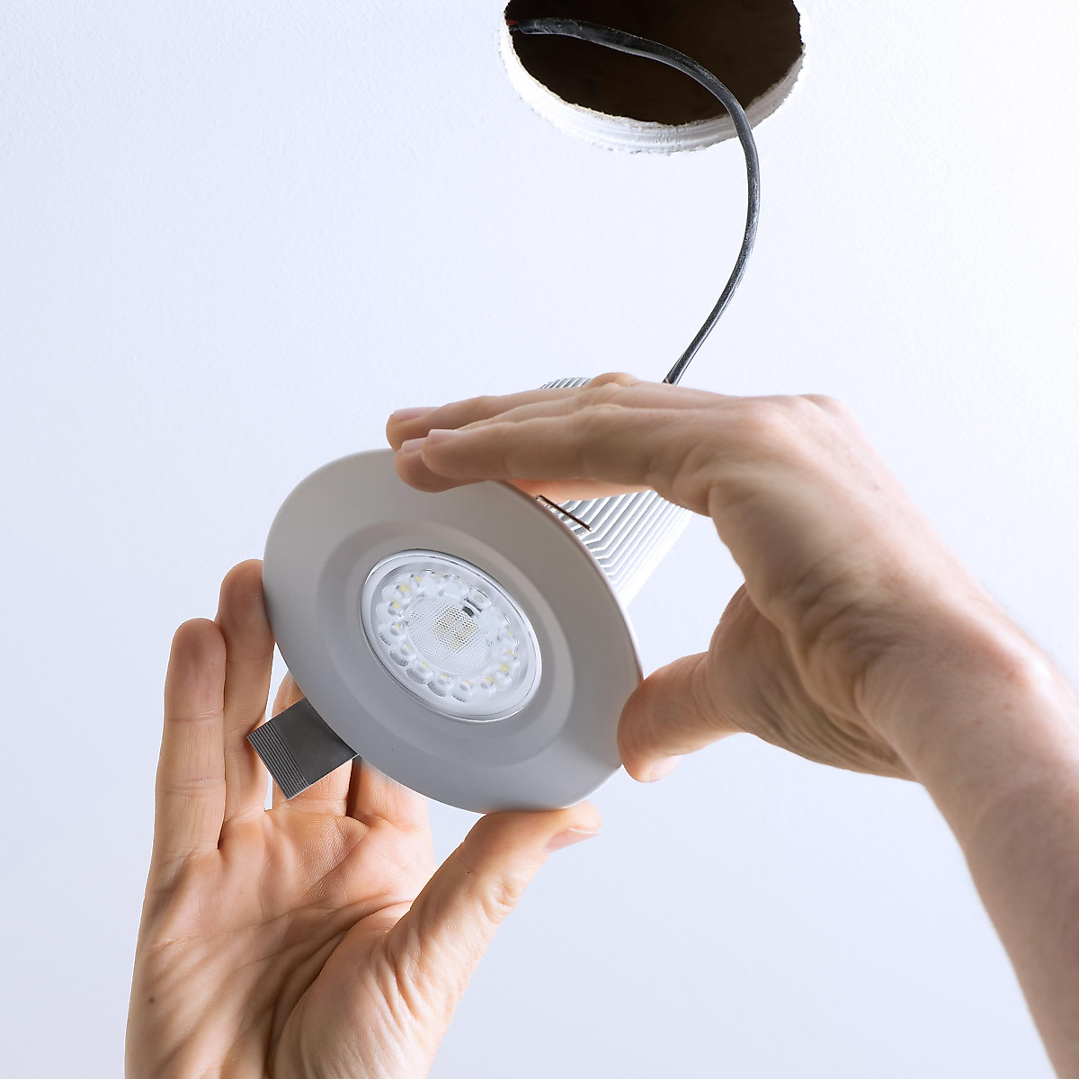 Feit Electric 50-Watt Equivalent MR16 Alexa Google Siri Smart RGBW LED Light Bulb