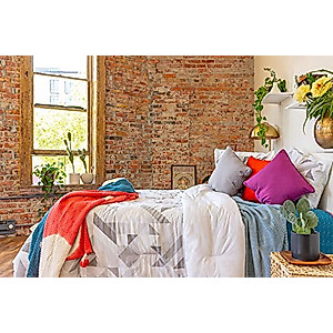 Refinery29 | Ellis Geo Bedding Collection | Modern Reversible Luxury Ultra Soft Comforter, All Season Premium 4 Piece Set with Geometric Printed Design (Full/Queen, Grey)