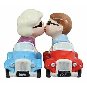 Set Of 1 Love You Valentines Couple Kissing In Cars Magnetic Salt And Pepper Shakers