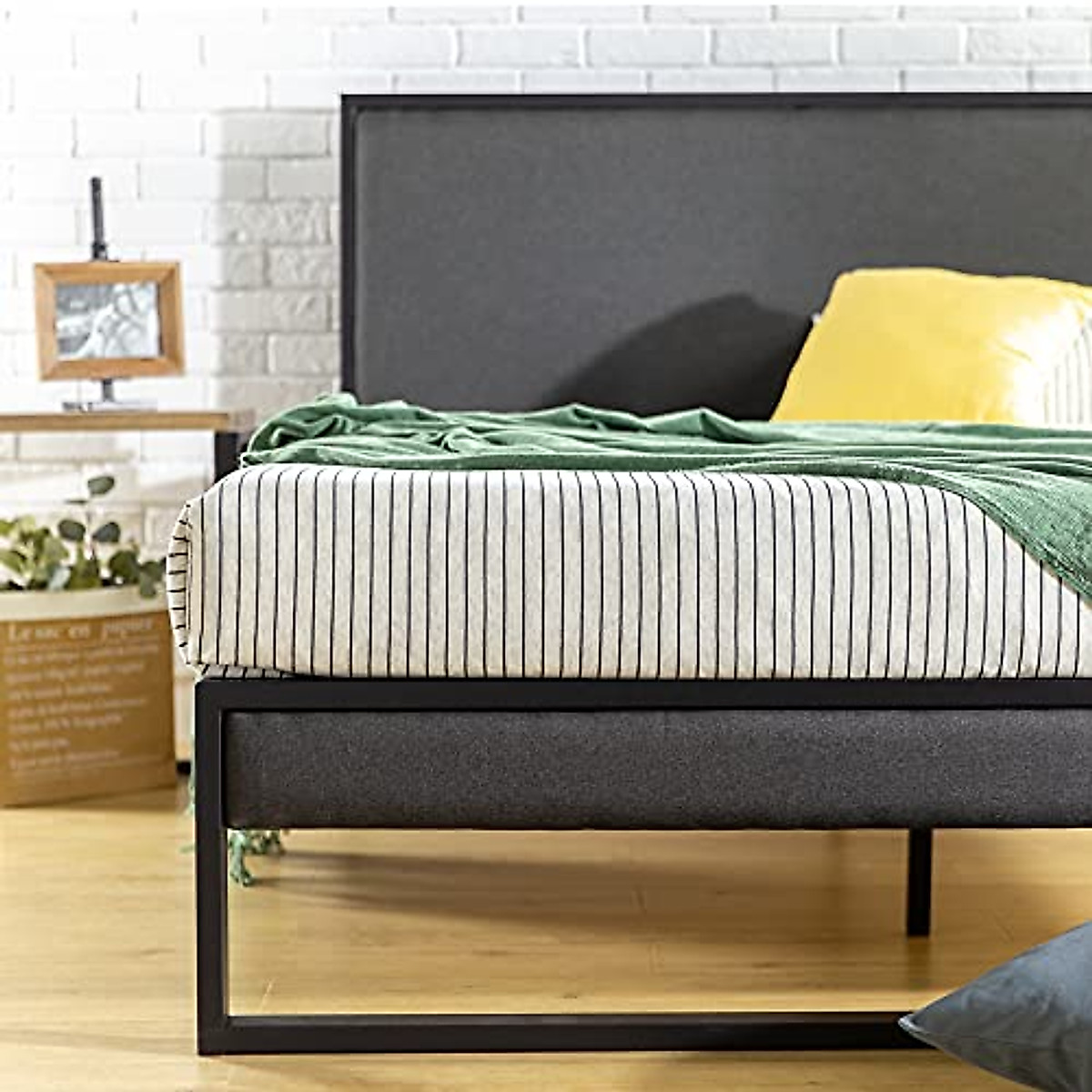 ZINUS Christina Upholstered Platform Bed Frame with Headboard, No Box Spring Needed, Wood Slat Support, Easy Assembly, Queen