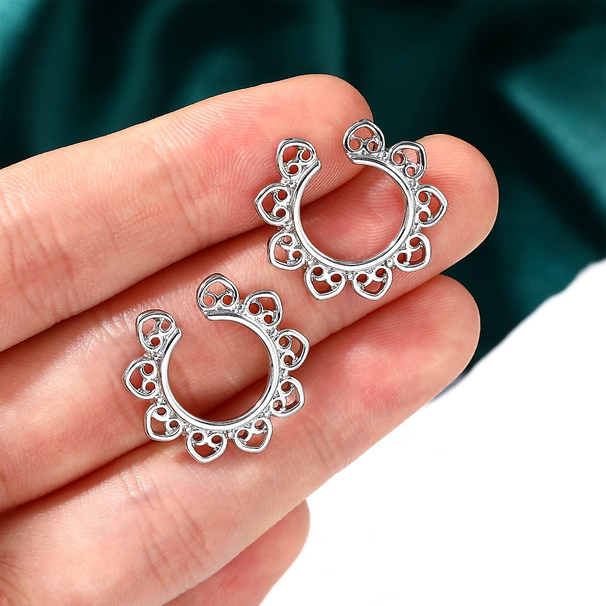 COCHARM 2pcs Filigree Fake Nipple Rings Fake Nipple Piercings Fake Nipple Jewlery Non Piercing Nipple Jewelry for Women Faux Nipple Piercing
