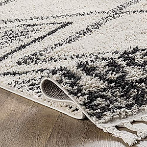 nuLOOM Cassia Moroccan Diamond Shaggy Tassel Area Rug, 8' x 10', Off-white