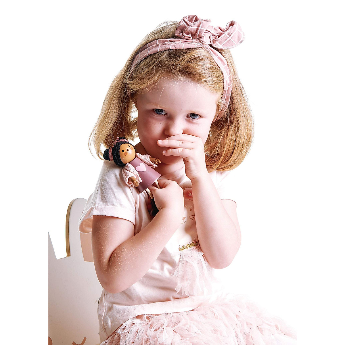 Tender Leaf Toys - Ayana and Her Cat - Wooden Miniatures Flexible Doll, Multicultural Action Figure for Dollhouse - Encourage Creative and Imaginative Fun Play for Children - Age 3+