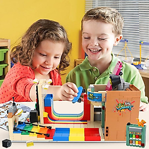 Skate Park Friends Building Set 575 PCS, Skateboard Toys for Kids Cool City Sports, with 4 Mini Dolls, Toy Scooter Sports Theme Park Building Playset for Boys and Girls Aged 6-12