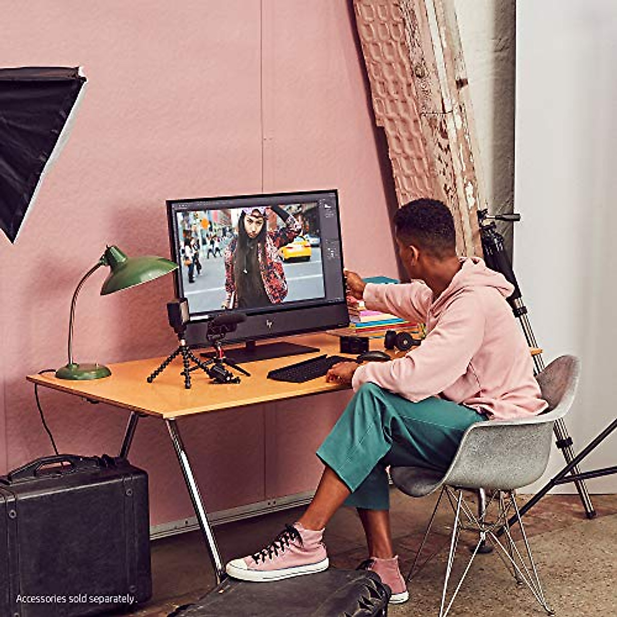 HP Envy 32 All-in-One Computer, 9th Gen Intel Core i7-9700 Processor, 4K UHD Monitor, NVIDIA GeForce GTX 1650 Graphics (4 GB), 16 GB RAM, 1 TB SSD, Windows 10 (32-a0010, Nightfall Black)