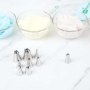 Restaurantware Pastry Tek Leaf Icing Tip 1 Reusable Piping Tip - #73 Dent-Resistant Stainless Steel Decorating Cake Tip Dishwasher-Safe Decorate Cupcakes Cakes or Cookies