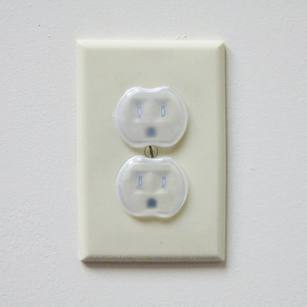 Outlet Plug Trnsluc 24pk
