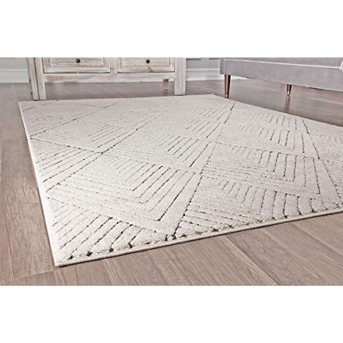 CosmoLiving by Cosmopolitan Area Rug, 8'0"x10'0", Alabaster