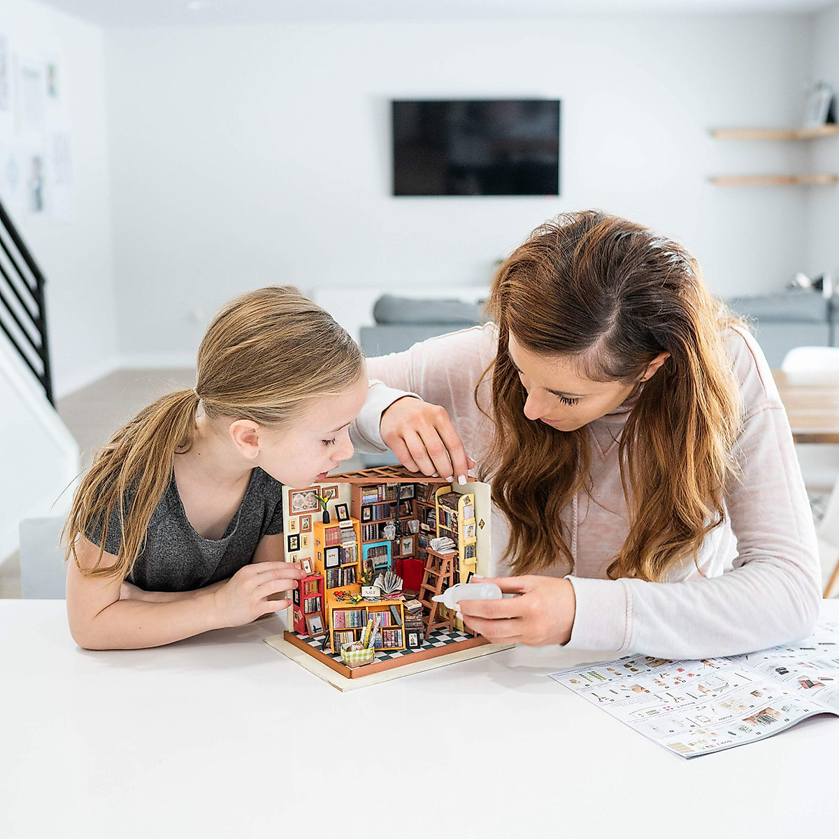 Hands Craft DIY Miniature Dollhouse Kit - Sam's Study 3D Model Tiny House Building with LED Lights Wood Prefabricated Pieces Puzzle 1:24 Scale Crafts for Adults and Teens DG102