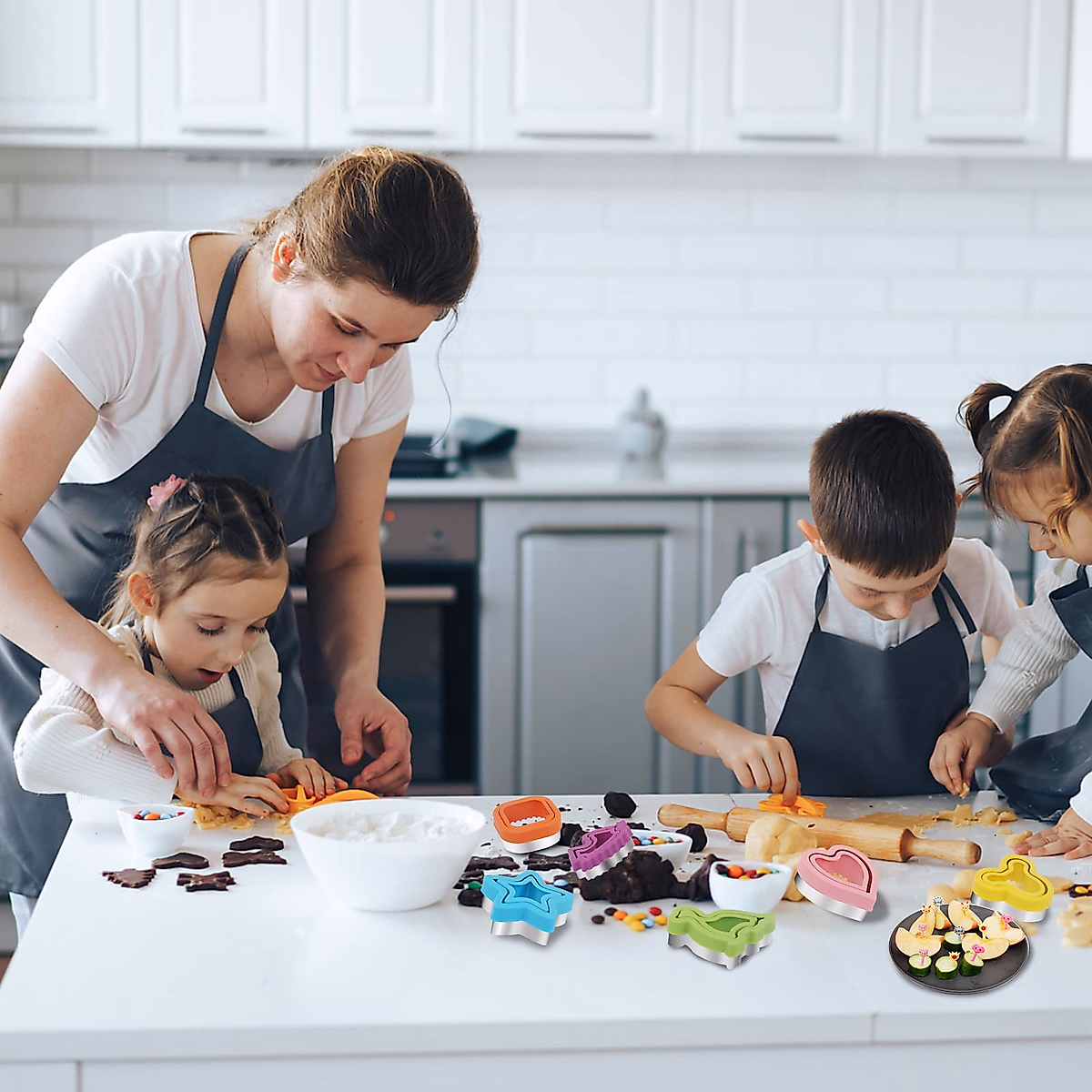 36pcs Sandwich Cutter and Sealer for Kids, Cookie Cutters, Food Picks, Cute Lunch Bento Accessories for Kids, Cookie Cutter, Dinosaur Mickey Mouse Unicorn Shapes Uncrustables Sandwich Maker