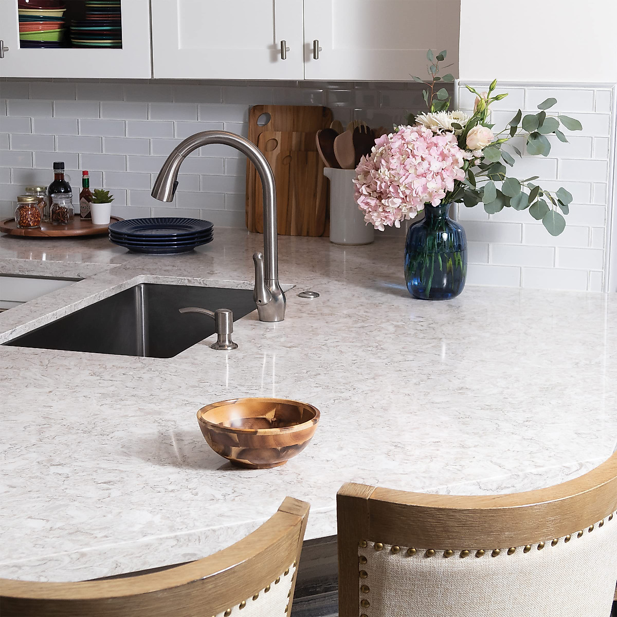 Lipper International Acacia Footed Round Flared Serving Bowl for Fruits or Salads, Small, 7" Diameter x 3" Height, Single Bowl