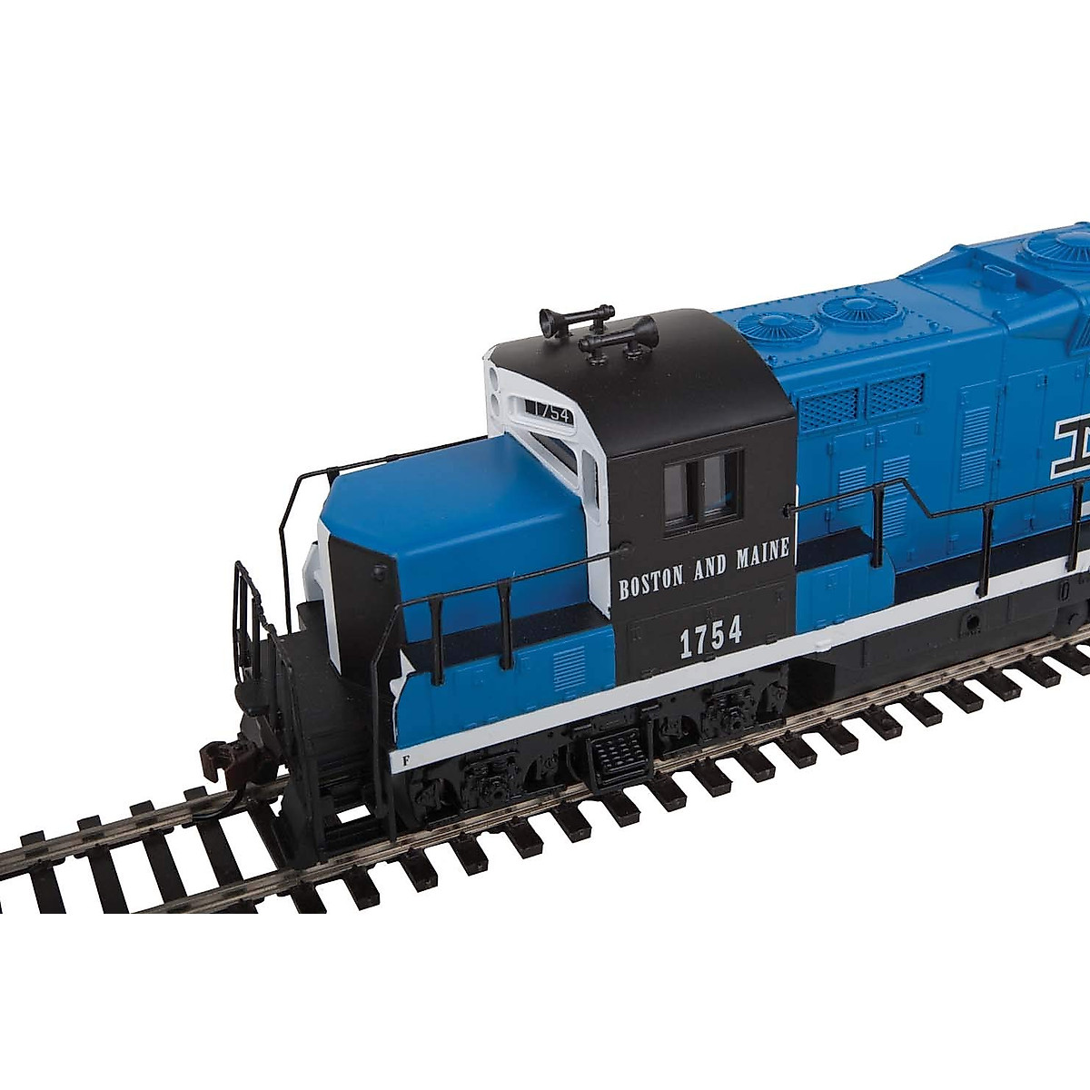 Walthers Trainline HO Scale Model EMD GP9M Standard DC Boston & Maine #1754 Train, Blue/Black/White, EMD GP9M Boston & Maine