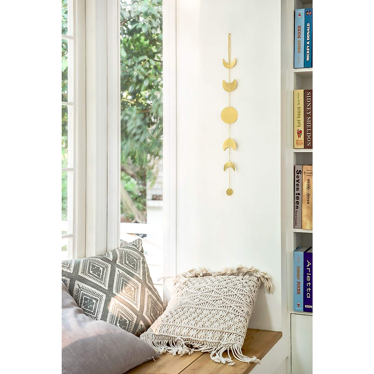 Mkono Moon Phase Wall Hanging Metal Boho Home Decor Vertical Chic Moon Garland for Dorm Nursery Bedroom Living Room Apartment Office, Decorative Wall Art Gift for Girls Mom, Gold