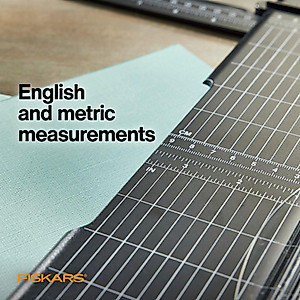 Fiskars SureCut Portable Trimmer with Recycled Cutline, 12 Inch Cut, Black,01-005454