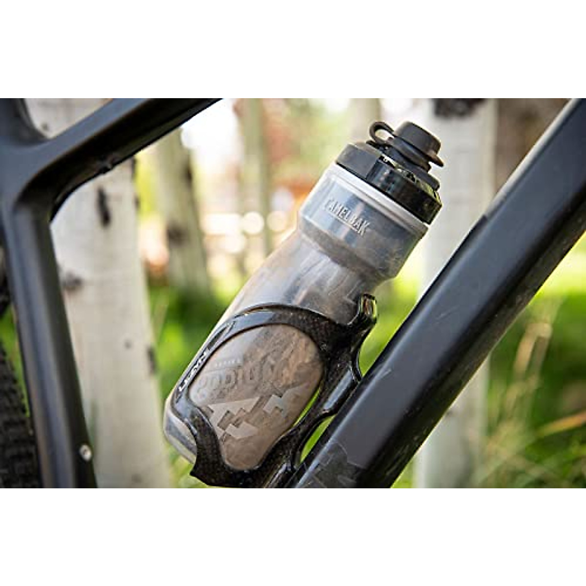 CamelBak Podium Dirt Series Chill Insulated Mountain Bike Water Bottle 21oz, White