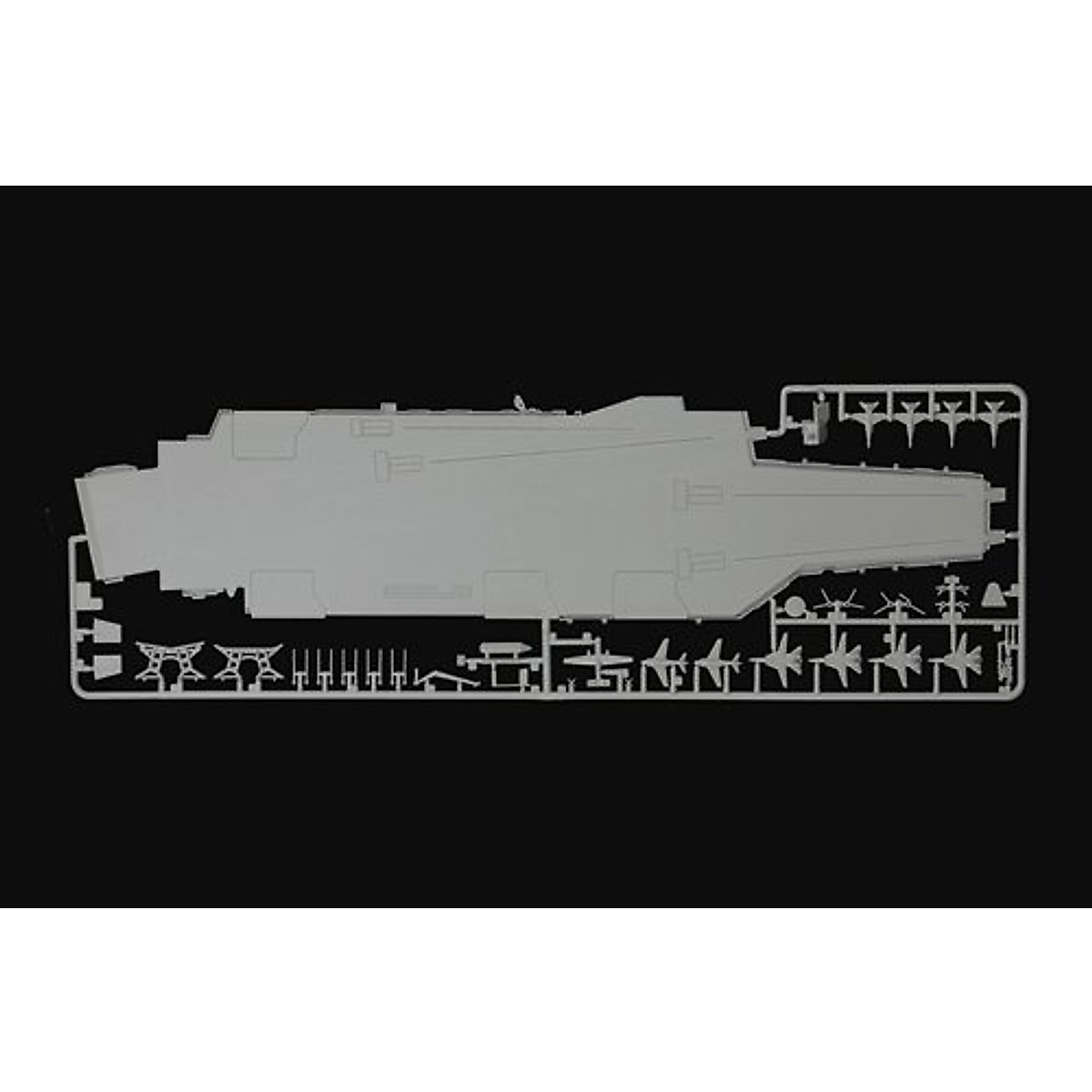 Italeri U.S.S. Kitty Hawk CV-63