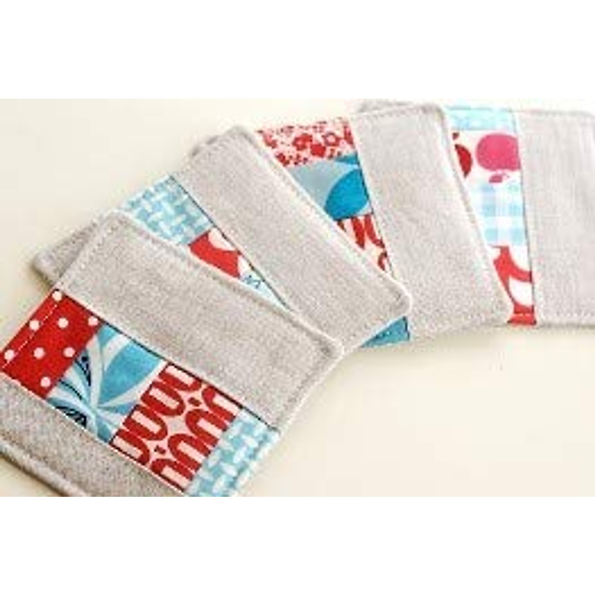 MSCFTFB 14 Pieces Assorted 7 Designs Square Fabric Bundles Sewing Square Patchwork Precut Fabric Scraps for DIY Quilting Applique Doll Dress Making (Red)