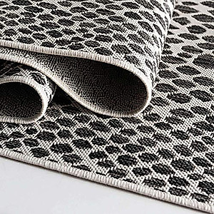 Jill Zarin Outdoor Collection Area Rug - Cape Town (7' 1" x 10' Rectangle, Black/ Ivory)