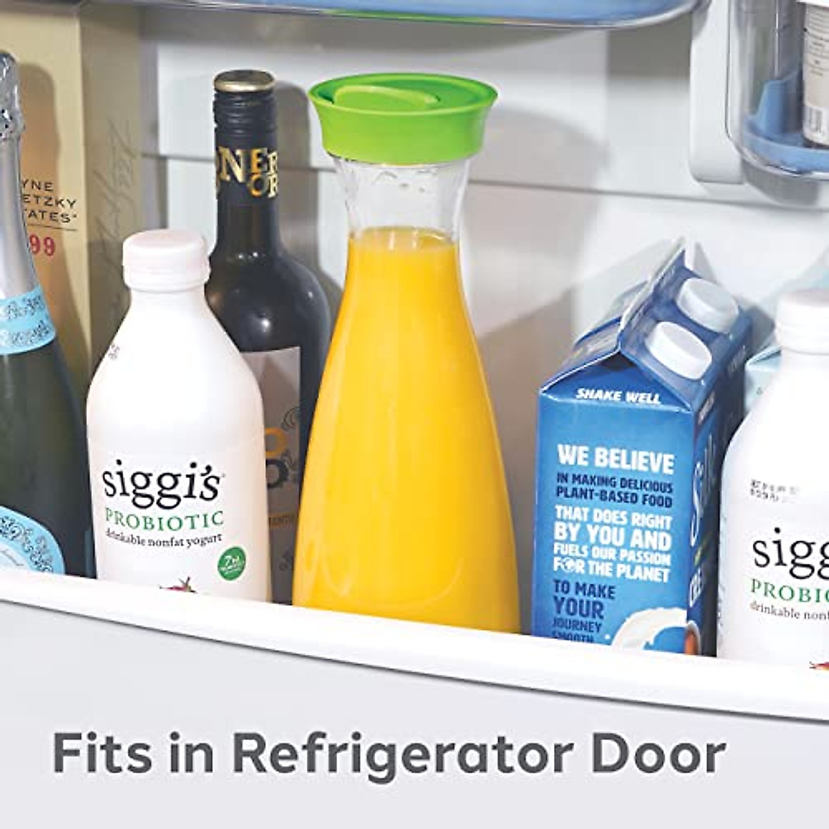 Oggi Carafe, 1.6-Liter, Clear, Black Lid