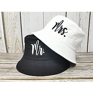 Enodtter Mr and Mrs Bucket Hats for Couples, Embroidered Bride Groom Matching Hats, Embroidery Summer Beach Hats, Newlywed Honeymoon Wedding Gift
