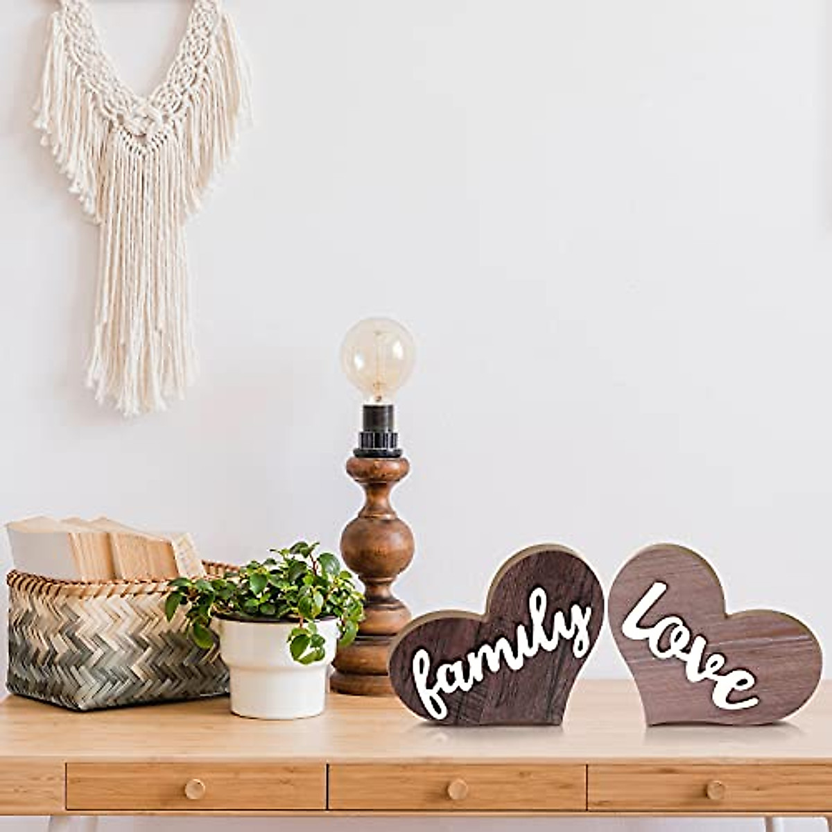 Jetec 2 Pieces Love Family Heart Wooden Sign Heart Shaped Wooden Decoration Rustic Table Sign Wooden Heart Table Centerpiece for Home Kitchen Living Room Bedroom Office Table Decor