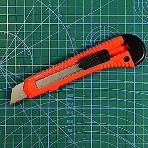 KINBRIEF 18mm Utility Knife Retractable Razor Box cutter for Cartons,Carboards Arts Crafts Pack 3 with 10 Snap off Blades for Office and Home ,red