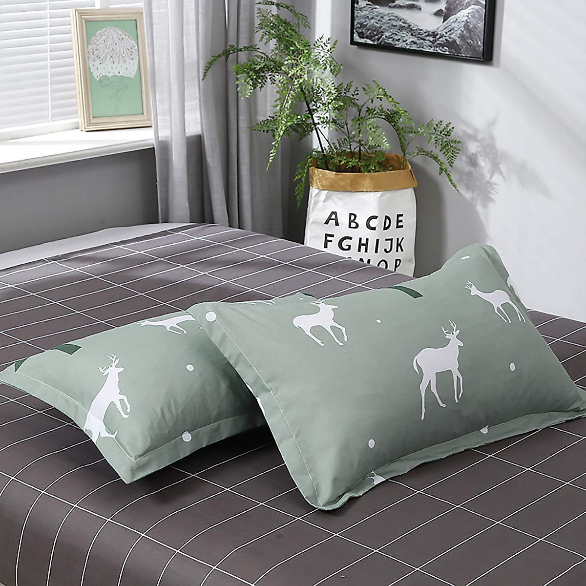 Omelas Kids Sage Green Duvet Cover Set Queen Size Christmas Cartoon Animal Elk Deer Tree Printed Bedding with Black Rectangle Plaid 3 Pieces Soft Microfiber Comforter Cover for Girls Boys (SLXL,Q)
