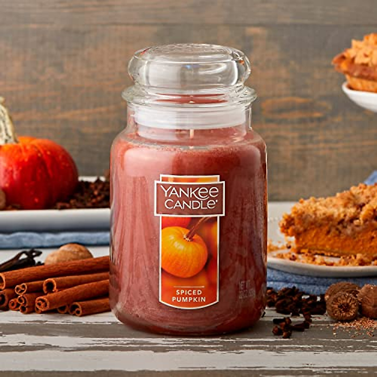 Yankee Candle darice Candle Spiced Pumpkin Scented, 22oz Single Wick, Over 110 Hours of Burn Time, Perfect Accent for Fall Decor, Classic Large Jar, Peach