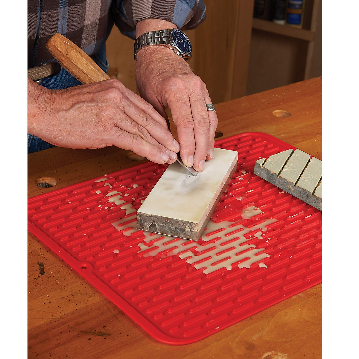 WoodRiver Silicone Non-Skid Sharpening Mat 16.9" x 13.1"