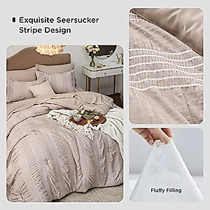 Bedsure Bed in a Bag Queen - Queen Comforter Set 7 Pieces Stripes Seersucker Bedding Set, Soft Lightweight Down Alternative Comforter, Queen Bed Set (Khaki, Queen 88 x 88 Inch)