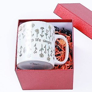 UNIQOOO 1LB Halloween Crinkle Cut Paper, Metallic Black Orange Shredded Paper Raffia Filler w/Pumpkin Confetti, Trick or Treat Candy Gift Basket Box Craft Bedding Cushion, Birthday Party Packaging