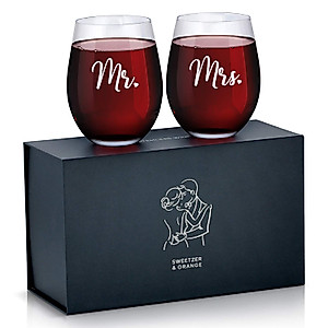 Sweetzer & Orange Mr and Mrs Wine Tumbler Set. 20 oz Engraved Stemless Wine Glasses. Mr and Mrs Gifts, Wedding Gifts for The Couple, Engagement Gift, and Bridal Shower Gifts. Stemless Toasting Flutes