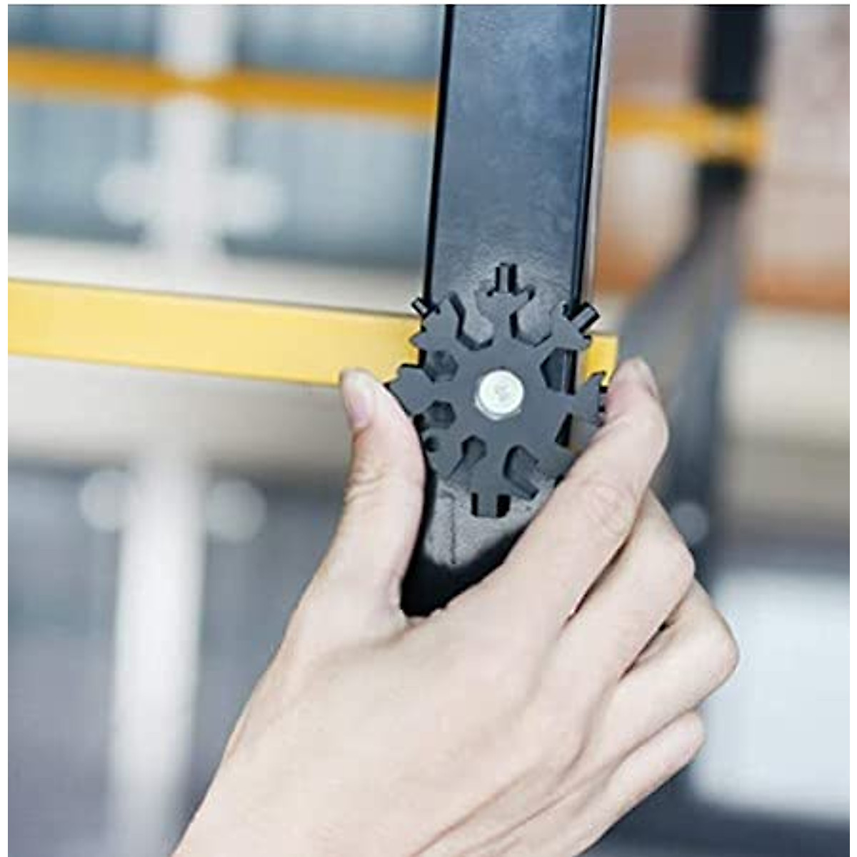 GADIEDIE 2 Pcs 18-in-1 Snowflakes Multi Tool,Great Christmas Gift, Stainless Steel Snowflake Bottle Opener,Definitely a Winner for The Kitchen Drawer or Glove Compartment(Black/Silver）